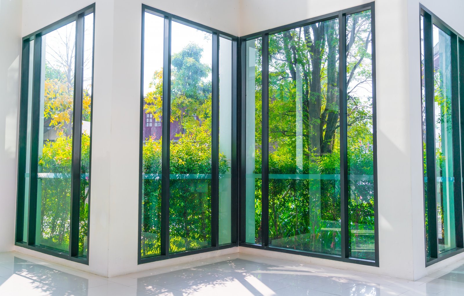 Best Frameless Sliding Glass Door for Stylish Spaces | Infiwin